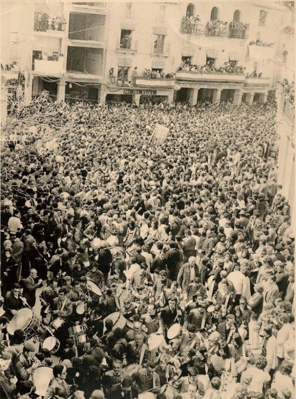 Rompida de la Hora de Calanda en 1974 – Cofradía Jesús Nazareno de Calanda
