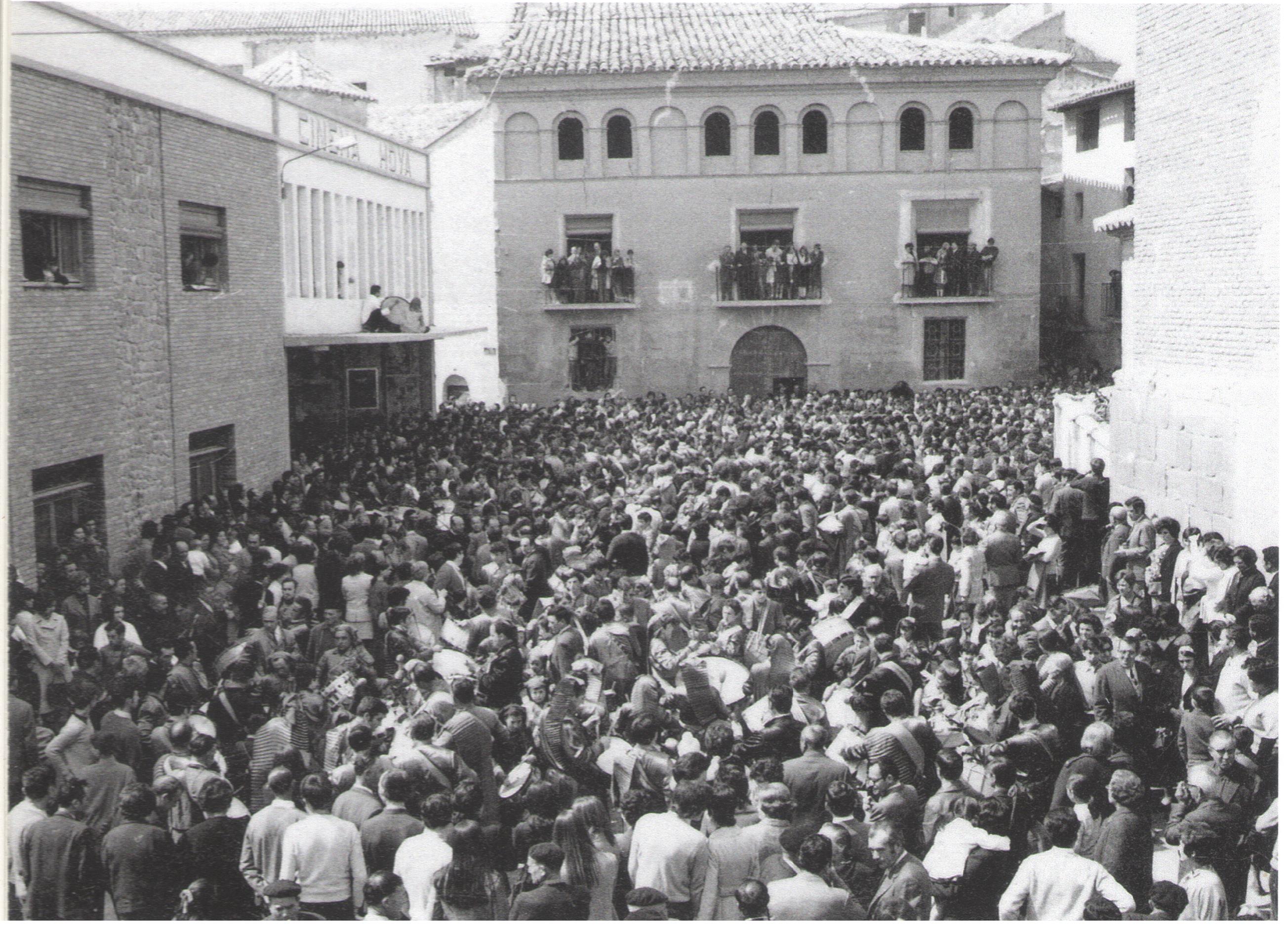 Rompida de la Hora de Calanda en 1974 – Cofradía Jesús Nazareno de Calanda